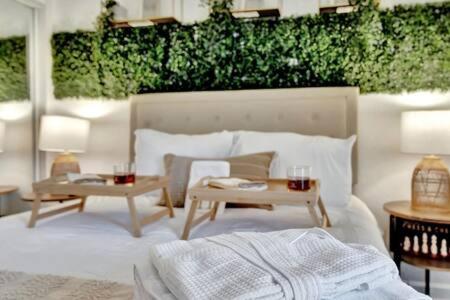 The Hemingway Subtropical Luxury On The Tampa Bay - Tampa Bay, FL