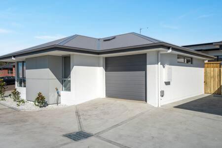 New Mod Home 2 Bed Bath Home 12km To Cbd Airport - Primrose Sands