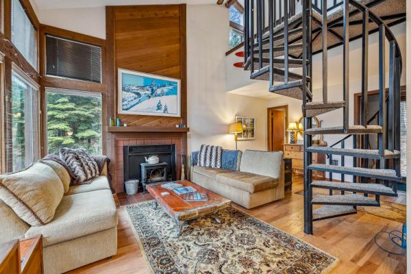 New! Brundage Meadows 1 - Bright, Cozy - 2story - Wood Stove - Forest Views - By Trails, Lake, Town - McCall, ID