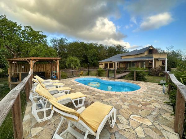 Maison Conviviale à Deshaies Avec Piscine Partagée 120 M² - Deshaies