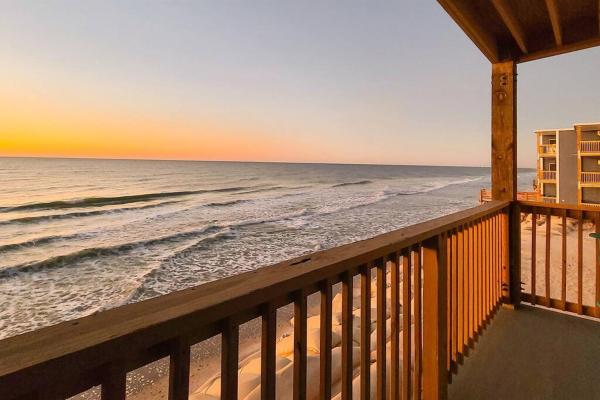 Oceanfront: Beach, Sand And Views At Coral Reef! - North Topsail Beach, NC