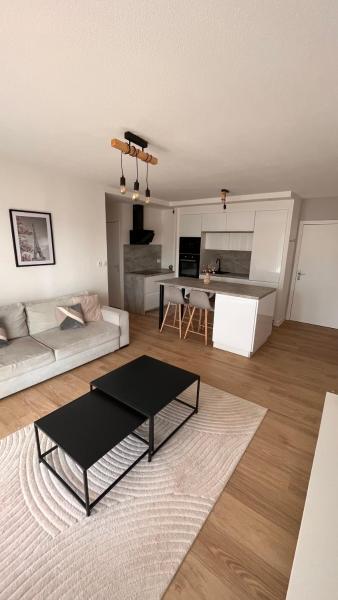 Appartement 2 Chambres Dans Résidence Avec Piscine Et Parking - Cassis