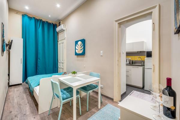 Cosy Corner - Erzsébet Blvd - Budapest