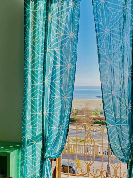 Alloggio In Palazzina Stile Liberty Fronte Mare - Nettuno