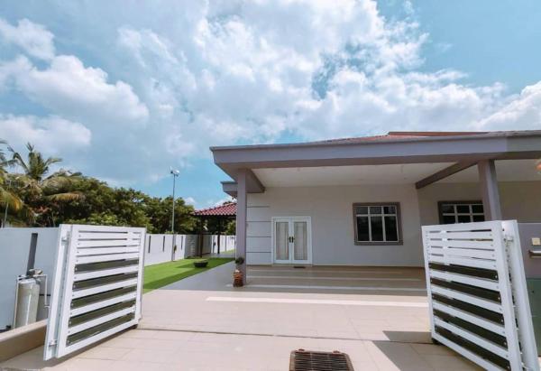 Awesome Ang Jenjarom Homestay - Banting