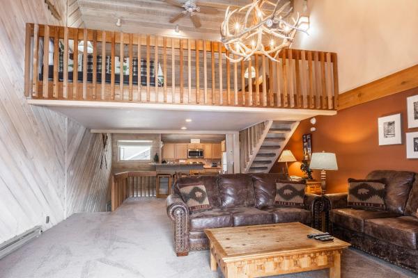 Snowcreek #309 2 Plus Loft, 2 Bathroom Condo Sleeps 8 People With Amazing Mountain Views - Mammoth Lakes, CA