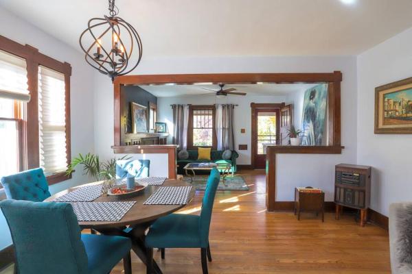 A Beautiful 1920's Classic In The Heart Of It All-coffee, Dining, & Medical Care Nearby - Denver