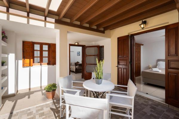 Plethora Homes - Santorin