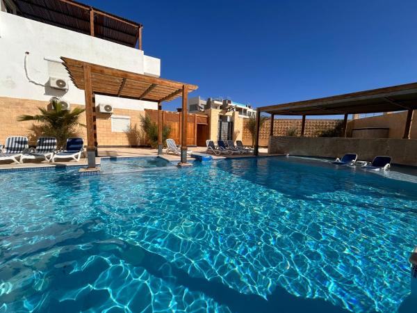 1-bedroom Apartment With Pool View On The Ground Floor & Shared Infinity Pool On The Roof With Seaview - Sharm El-Sheikh
