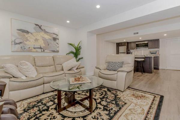 Luxury Basement Apartment In Oakville - Oakville