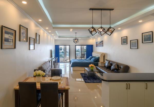 Jomtien Beachfront Stylish Studio , Stunning Seaview , Big Pool - Pattaya City