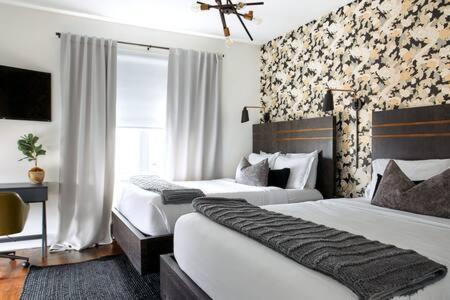 The Austen - Rooftop Retreat In Nashville Village - Nashville, TN