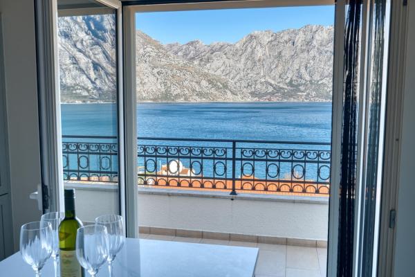 Luxurious 3-bedroom Apartment By Mn Property - Kotor