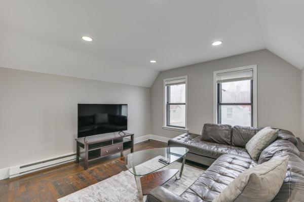 Pet-friendly Malden Apartment 7 Mi To Boston! - Cambridge, MA