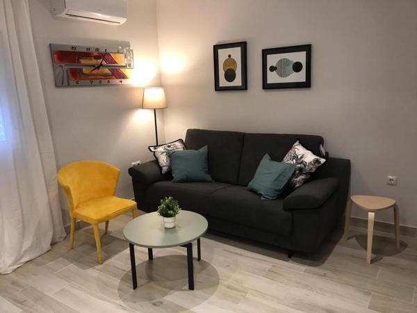 En Triana: Junto San Jacinto Parking Opcional - Sevilla