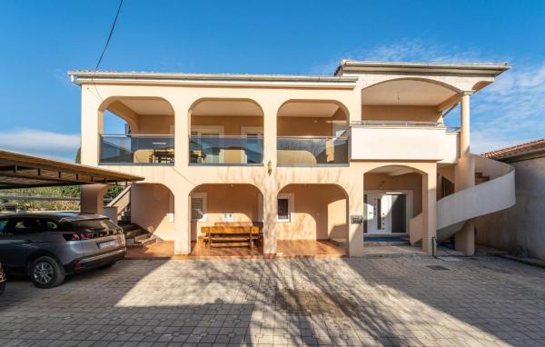 Awesome Apartment In Biograd Na Moru - Biograd na Moru