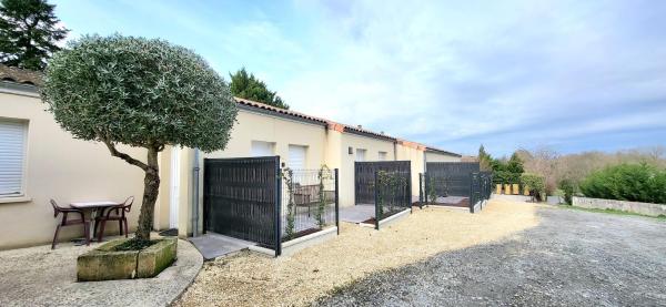 Résidences Les Sansonnets "Appartements & Studios" - Jonzac
