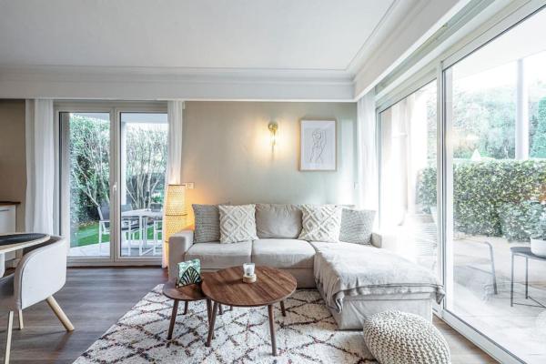 Cannes Elegant And Chic 2 Bedroom Apt With Pool - Cannes