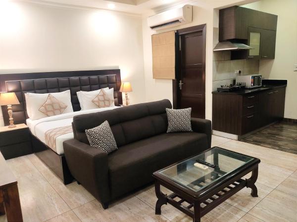When In Gurgaon - Artemis Hospital 1 Min Walk, Fortis & Medanta 4 Mins Drive - Delhi