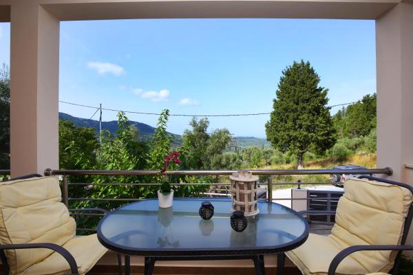 Cozy Family Home In Katouna - Lefkada