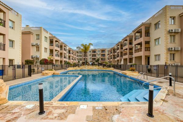 Sunny View - A Stunning Apartment With Private Rooftop - Paphos