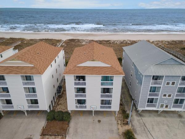 Serenity Now Carolina Beach Ocean Front, Great Views - Carolina Beach, NC