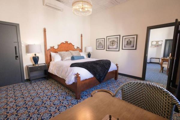 Speakeasy 2 Room Suite (Rm 4) - Nevada City, CA