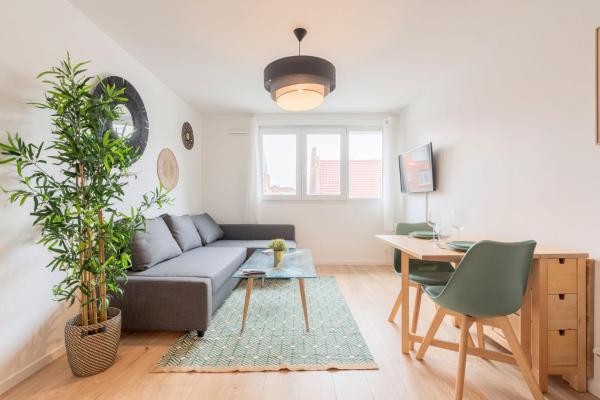 Lille, Fully-equipped Apartment With Parking Space - Lambersart