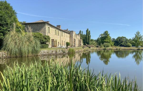 Lovely Home In Chiché - Bressuire