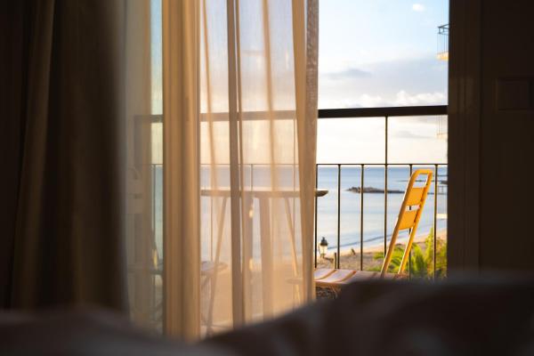 Apartamentos Marsol: Apartment With A \/ C And Wifi On The Beach In Santa Eulalia - Ibiza