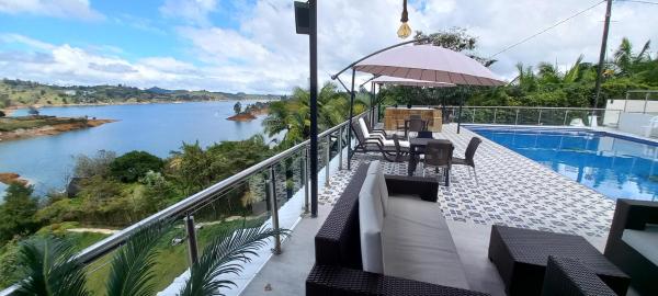 Hotel Mirador Cielo Blue - El Peñol