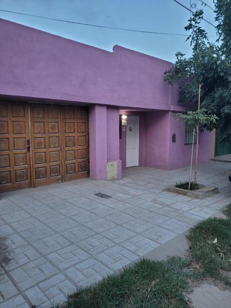 "La Violeta" Casa Con Jardín Y Cochera, San Pedro - Baradero