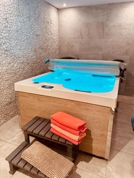 Casa Olivia, Luxurious Village House With Sauna And Jacuzzi - Finestrat