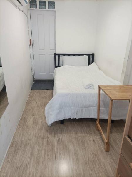 Chubby 9 Single Room - Bangkok