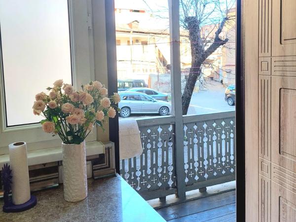 Your Romantic Apartment In Old Tbilisi.dali's Home - Tbilisi