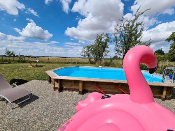 Charmante Longère Avec Terrasse Et Piscine Chauffée, Proche Châteaux Et Zoo, En Pleine Nature - Fr-1-591-240 - Indre