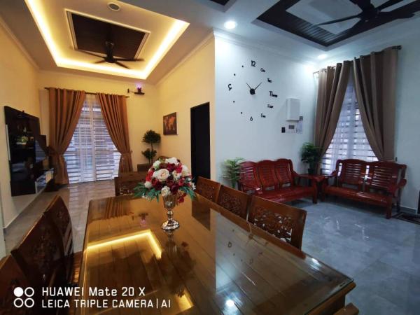 Double A Homestay Tokjembal Gong Badak - Malaysia
