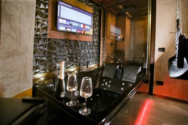 Black Hole Rooms - Catania