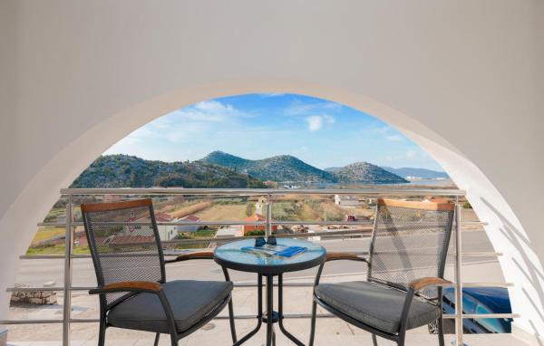 Awesome Apartment In Rogotin With Wifi - Ploče