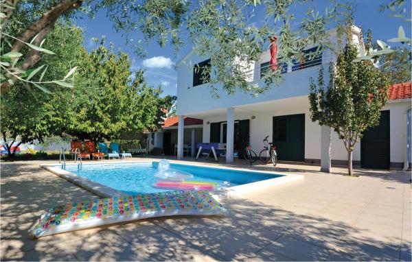 Pet Friendly Home In Plano - Trogir