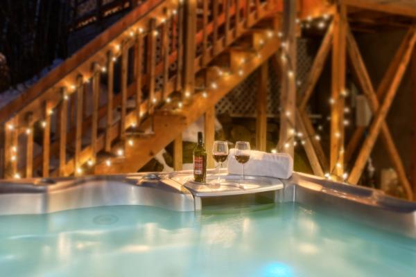 Spacious Cottage In Forest With Spa - Laurentides