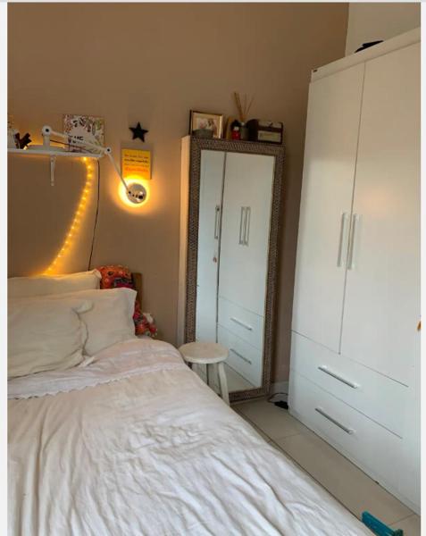 Quarto Confortável Casa De Família Em Botafogo - Rio de Janeiro