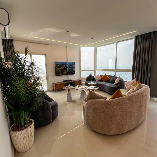 Sky-high Villa فيلا عنان السماء - Jeddah