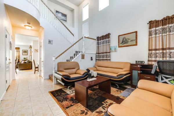 Spacious Turlock Home About 1 Mi To University! - Turlock, CA