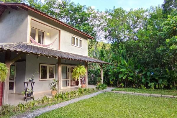 Casa Com Quintal Ideal Para O Pet E Churrasqueira - Trindade