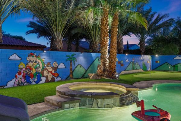 Super Mario Hideout: Desert Dream With Game Room & Pool Slide - Indio, CA