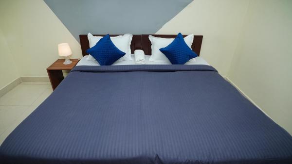 Hivee-1 Rooms & Living Twin Bed Non Ac - Hyderabad