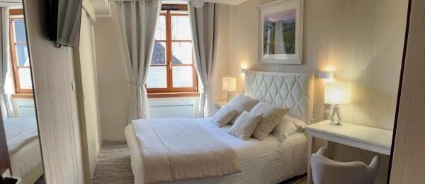 Logis Hôtel Des Messageries - Poligny