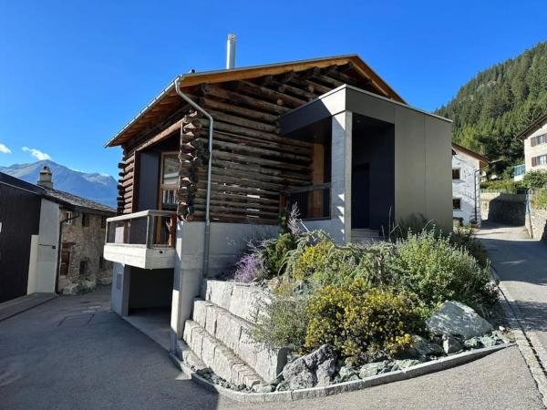 Stylish Chalet W/sauna: Alpine Escape - Canton des Grisons
