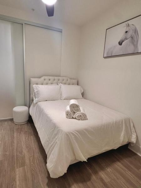 Cozy One Bedroom & Loft Sunset Free Off Site Parking And Wifi - Downtown - Los Angeles